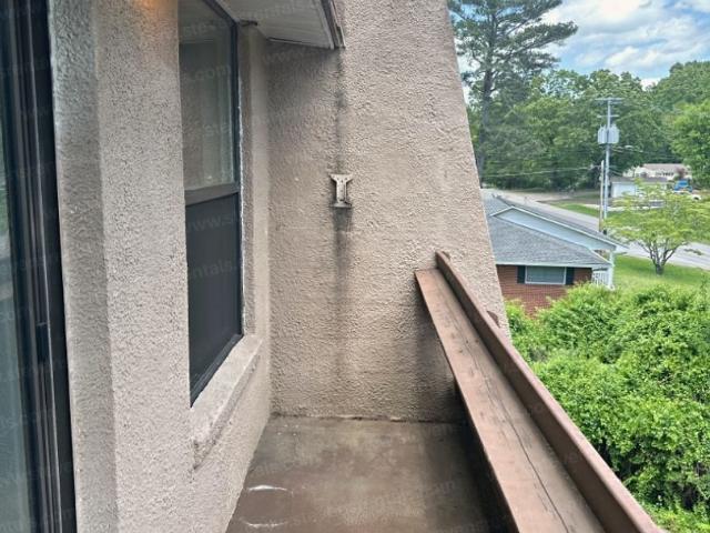 2 BR, 2 BA Apartment 915 S Seminole Dr, Chattanooga, TN 37412