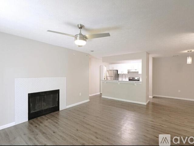 2 BR, 2 BA Apartment 916 Beaver Grade Road, Unit 1108, Carnot Moon, PA 15108
