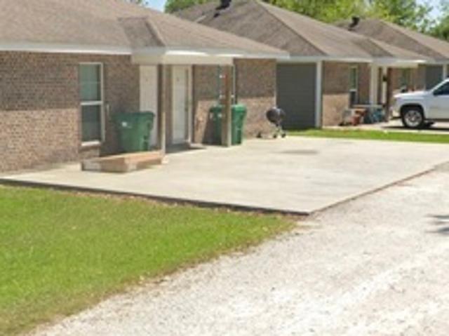 2 BR, 2 BA Apartment 918 Brady Street, Unit 3, Sulphur, LA 70663