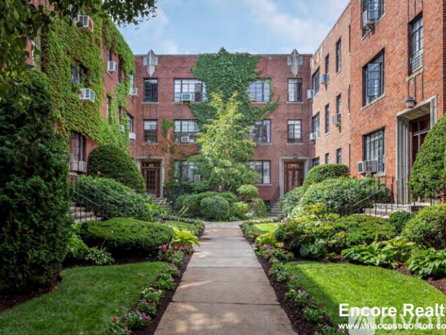 2 BR, 2 BA Apartment 91 Longwood Ave, Unit 5, Brookline, MA 02446