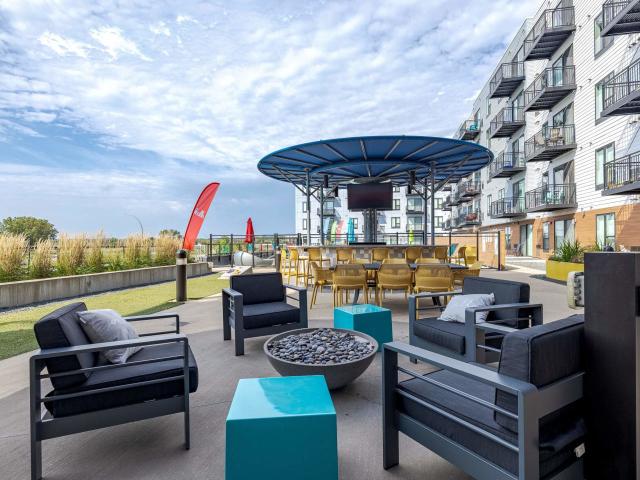2 BR, 2 BA Apartment 9201 Golden Valley Road Unit 603, Minneapolis, MN 55427