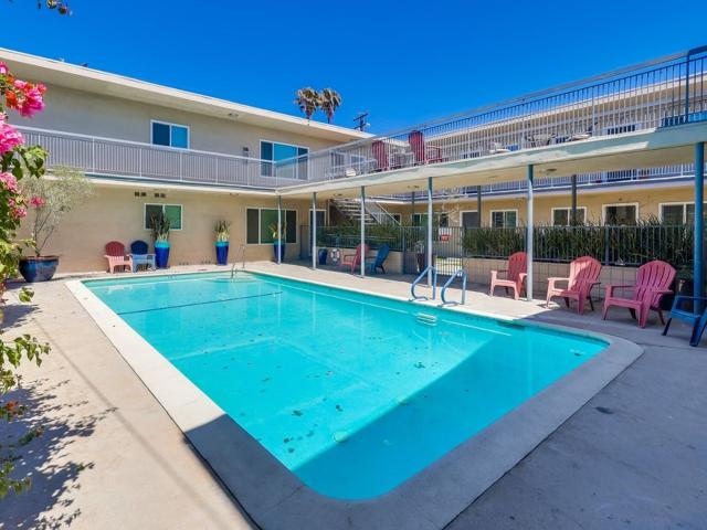 2 BR, 2 BA Apartment 920 Enterprise Ave, Inglewood, CA 90302