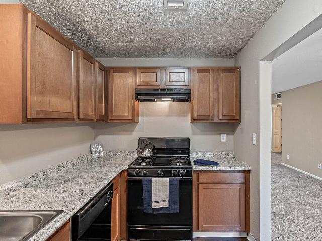 2 BR, 2 BA Apartment 9213 West 79th Street Unit 068, Overland Park, KS 66204