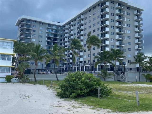 2 BR, 2 BA Apartment 9273 Collins Avenue, Surfside, FL 33154