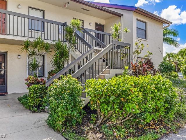 2 BR, 2 BA Apartment 9305 Lake Park Drive, Fort Myers, FL 33919