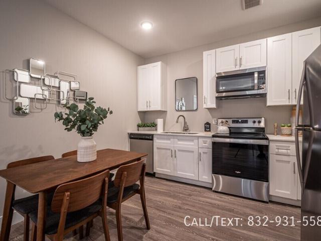 2 BR, 2 BA Apartment 9347 Kempwood Dr, Houston, TX 77080