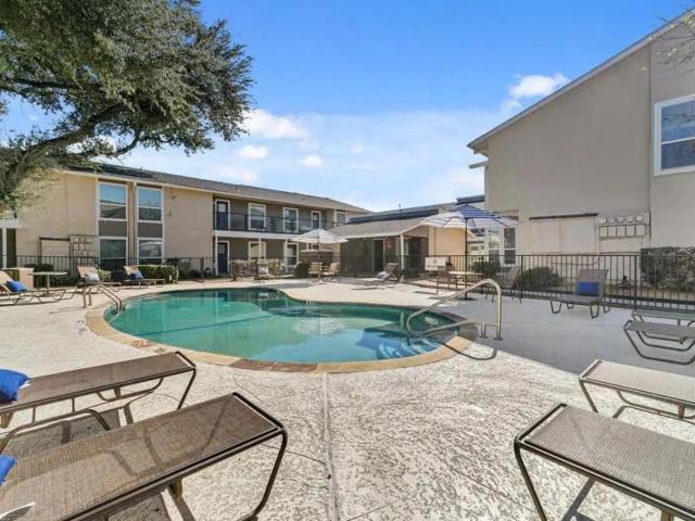 2 BR, 2 BA Apartment 9387 Pinyon Tree Lane Unit 202, Dallas, TX 75243