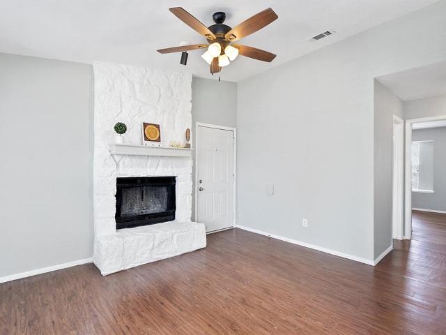 2 BR, 2 BA in Chisholm Valley South