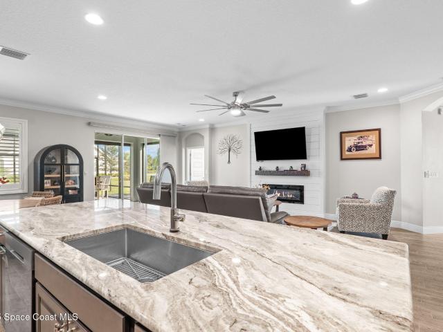 2 BR, 2 BA in Addison Village