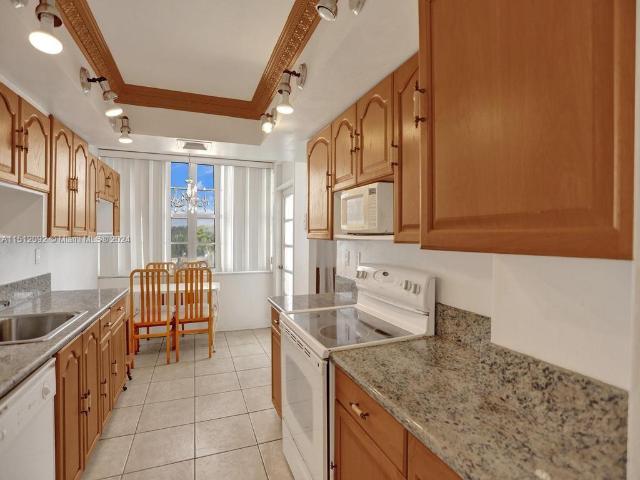 2 BR, 2 BA in Aventura