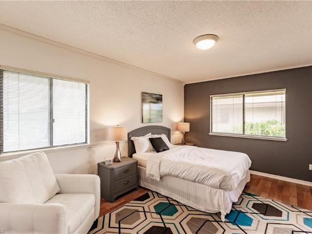 2 BR, 2 BA in Bonita Shores
