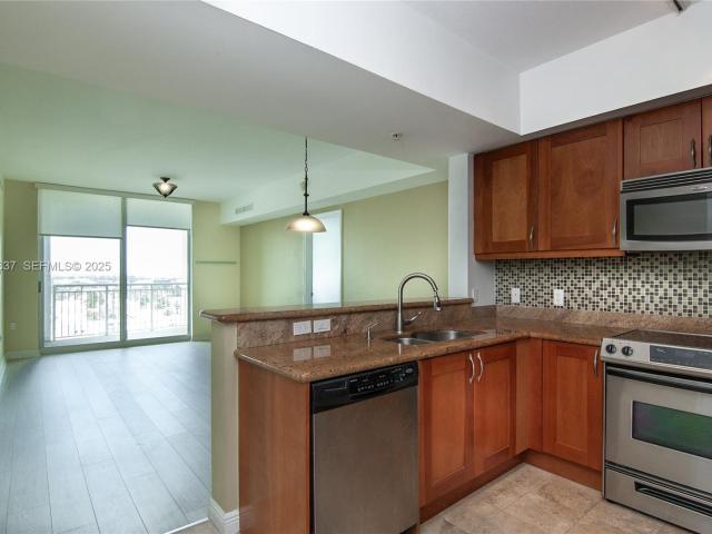 2 BR, 2 BA in Gateway East