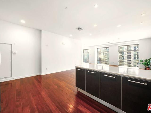 2 BR, 2 BA in Downtown Los Angeles