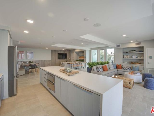 2 BR, 2 BA in Downtown Ventura
