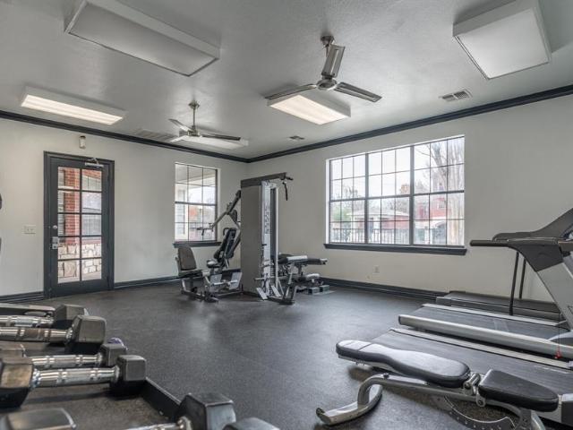 2 BR, 2 BA in Dallas