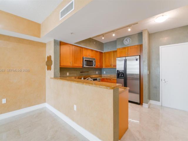 2 BR, 2 BA in Duo Condominiums