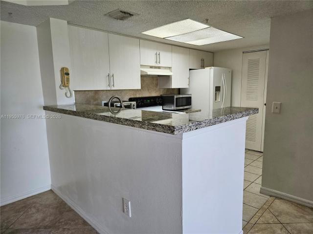 2 BR, 2 BA in Evergreen Lakes Condominium