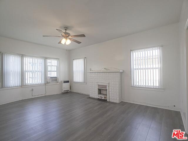 2 BR, 2 BA in Hancock Park Wilshire