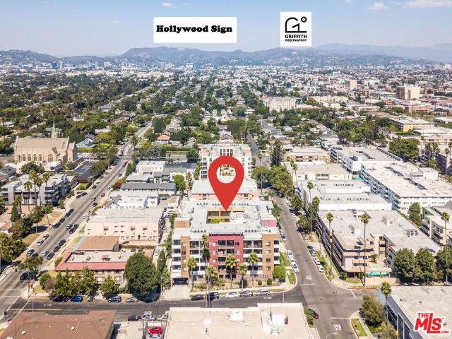 2 BR, 2 BA in Hancock Park Wilshire