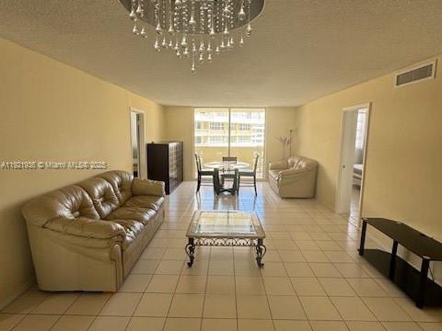 2 BR, 2 BA in Oceanside