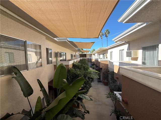 2 BR, 2 BA in Lake Balboa