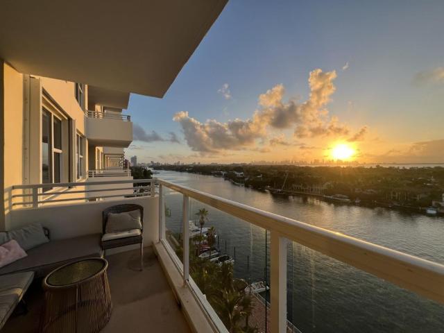 2 BR, 2 BA in Millionaire's Row