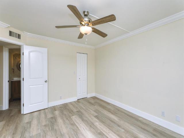 2 BR, 2 BA in North Golf Estates