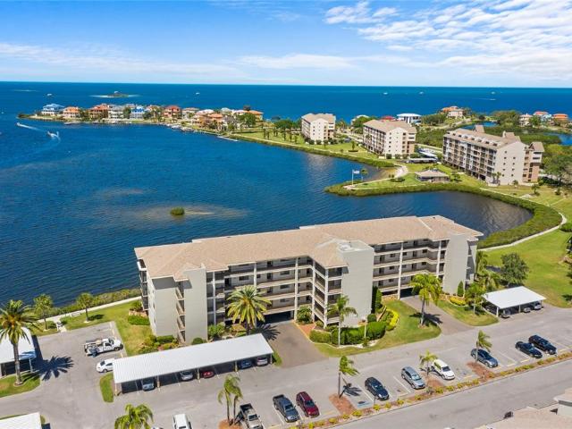 2 BR, 2 BA in Sand Pebble Pointe Condominiums