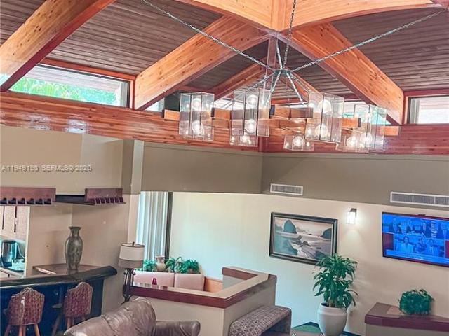 2 BR, 2 BA in Pembroke Lakes