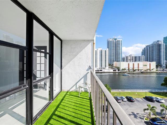 2 BR, 2 BA in Three Islands