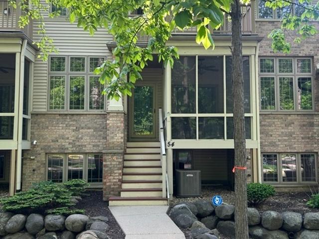 2 BR, 3.5 BA Apartment 54 Wood Brook Way, Unit 54, Fitchburg, WI 53711