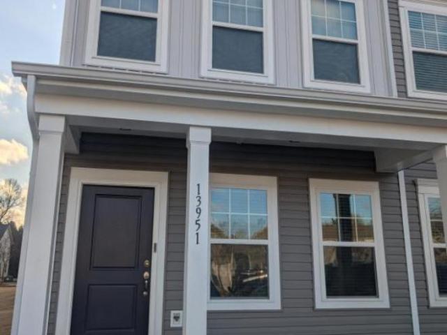 2 Br, 3 bath, Townhouse 13951 Clayborn St
