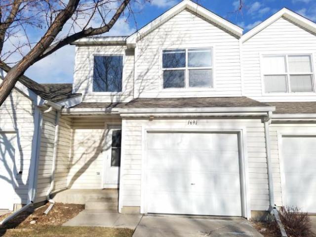 2 Br, 3 bath, Townhouse 1691 Oak Creek Drive