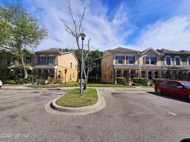 2 Br, 3 bath, Townhouse 6194 High Tide Blvd