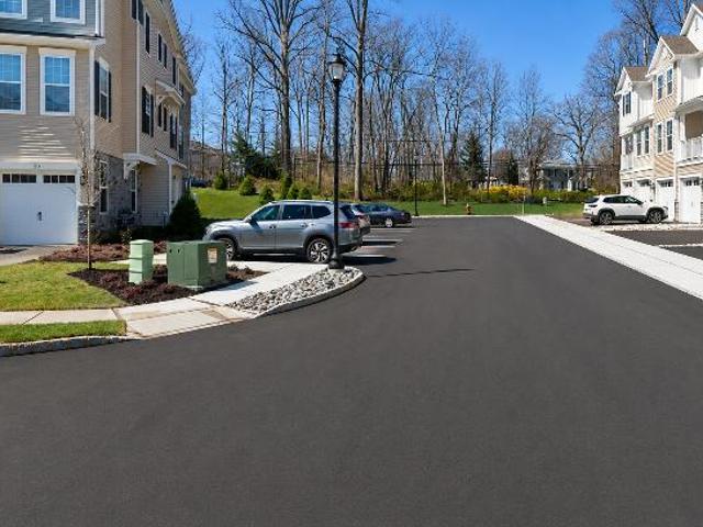 2 Br, 3 bath, Townhouse/Brownstone/RowHouse 104 Myrtle Rd