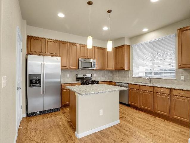 2 Br, 3 bath, Townhouse/Brownstone/RowHouse 1000 Elmhurst Dr