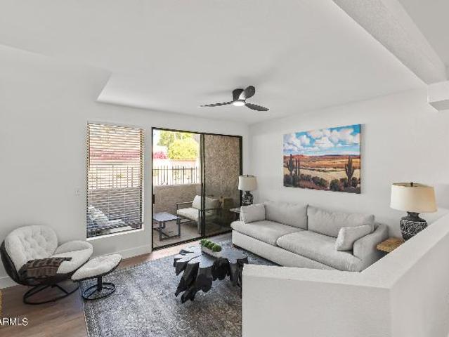 2 Br, 3 bath, Townhouse/Brownstone/RowHouse 10055 E Mountainview Lake Drive