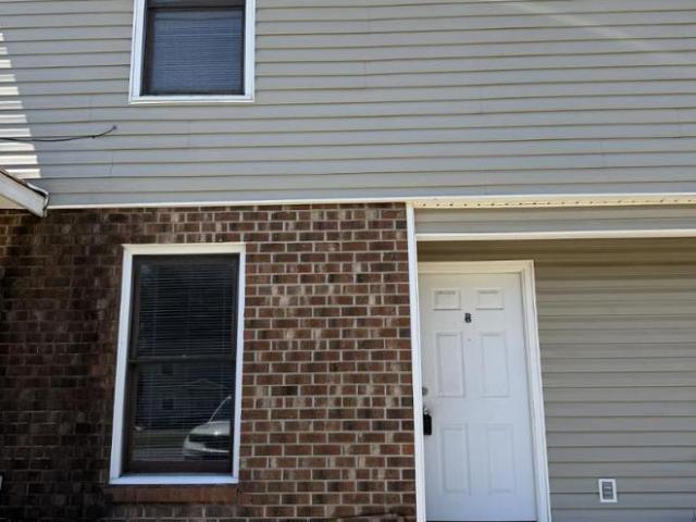 2 Br, 3 bath, Townhouse/Brownstone/RowHouse 1010 B&apos s Barbeque Rd