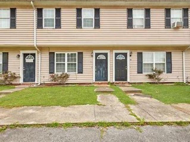 2 Br, 3 bath, Townhouse/Brownstone/RowHouse 1100 Pineland Ave