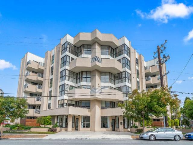 2 Br, 3 bath, Townhouse/Brownstone/RowHouse 110 Park Road