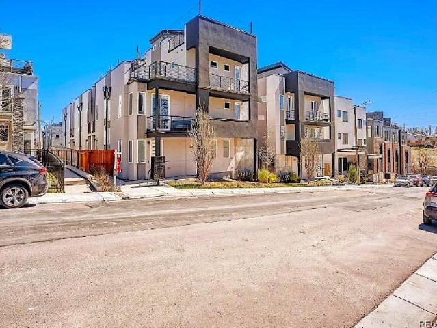 2 Br, 3 bath, Townhouse/Brownstone/RowHouse 1272 Yates St