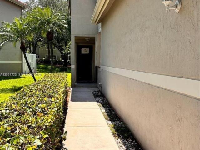 2 Br, 3 bath, Townhouse/Brownstone/RowHouse 1290 Sorrento Drive