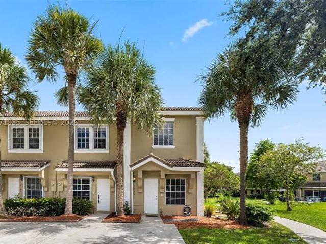 2 Br, 3 bath, Townhouse/Brownstone/RowHouse 12133 SW 3rd St
