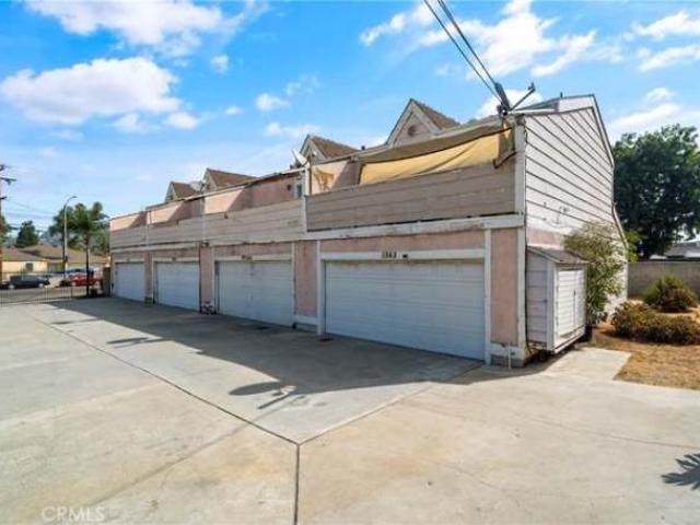 2 Br, 3 bath, Townhouse/Brownstone/RowHouse 136 West Orange Grove