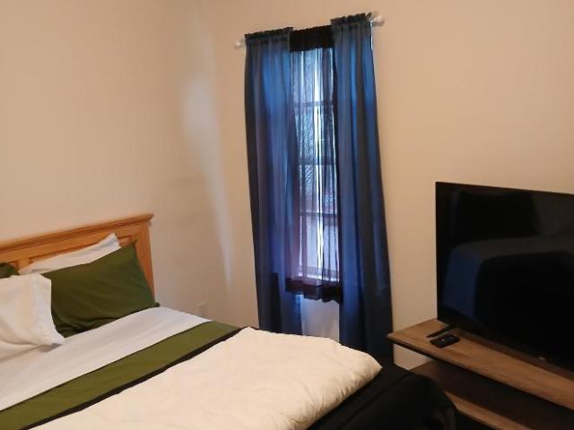 2 Br, 3 bath, Townhouse/Brownstone/RowHouse 13854 Clayborn St