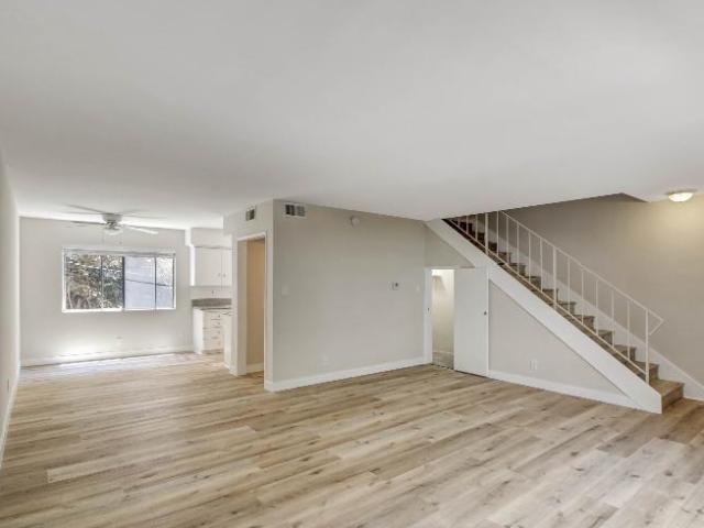 2 Br, 3 bath, Townhouse/Brownstone/RowHouse 1452 Berkeley St