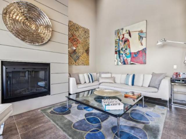 2 Br, 3 bath, Townhouse/Brownstone/RowHouse 1506 East Baristo Road