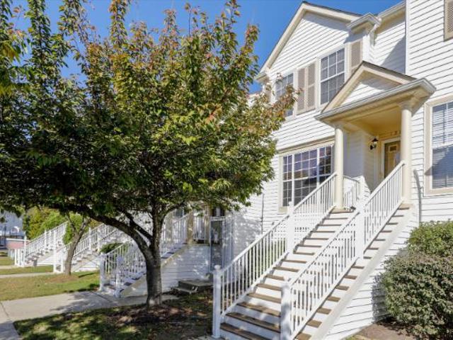 2 Br, 3 bath, Townhouse/Brownstone/RowHouse 1513 Danewood Court