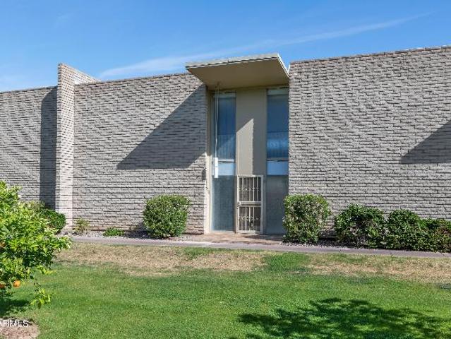2 Br, 3 bath, Townhouse/Brownstone/RowHouse 1615 E Maryland Avenue