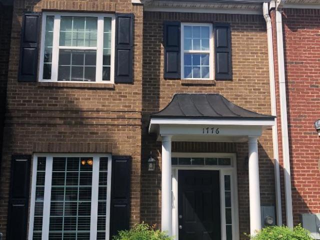 2 Br, 3 bath, Townhouse/Brownstone/RowHouse 1776 Heights Circle